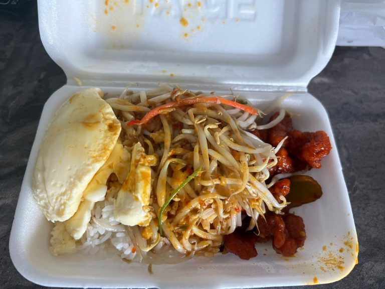 We Tried The Same Economy Rice (Cai Fan) Meal At Different Locations ...